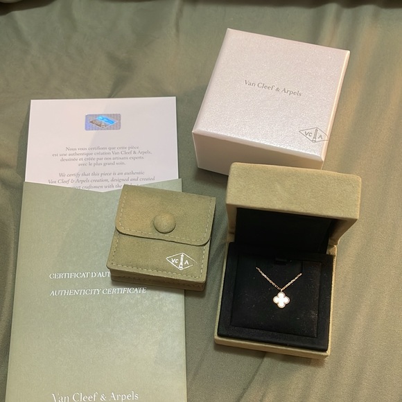 Van Cleef & Arpels | Jewelry | Authentic Van Cleef Arpels Sweet ...